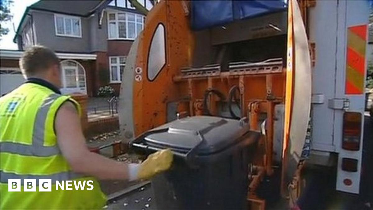Three-weekly bin collection approved by Anglesey council - BBC News