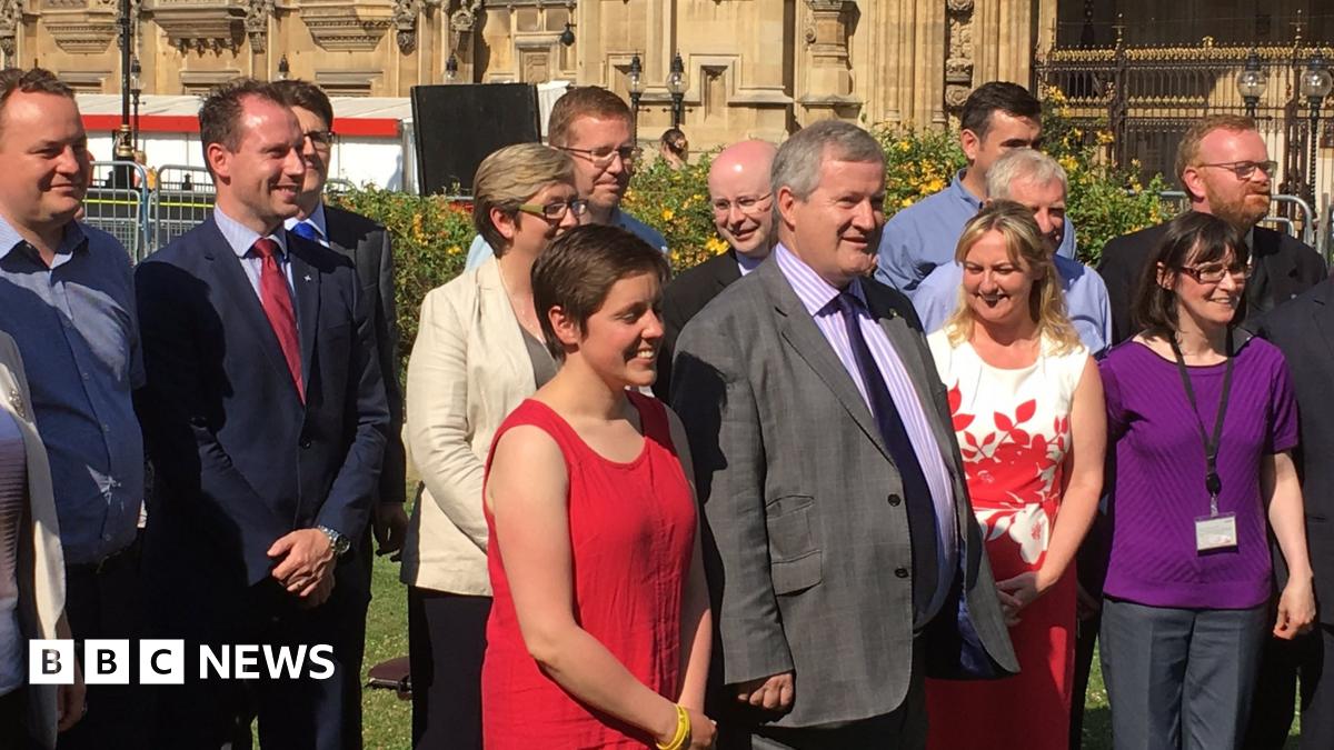 SNP announce Westminster group front-bench team - BBC News