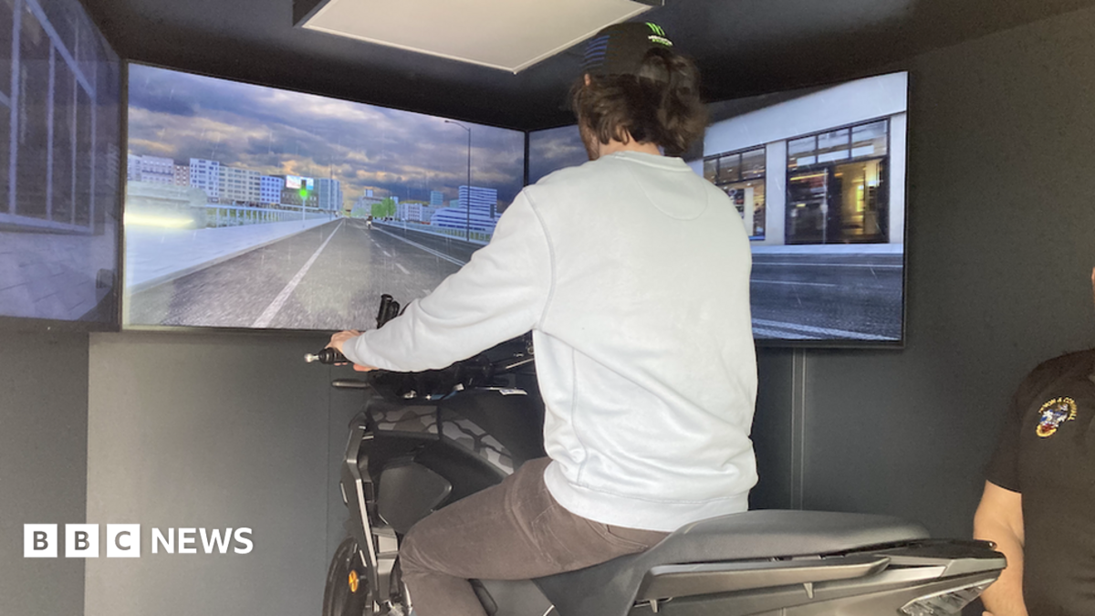 Devon and Cornwall Police hope biking simulator will save lives - BBC News