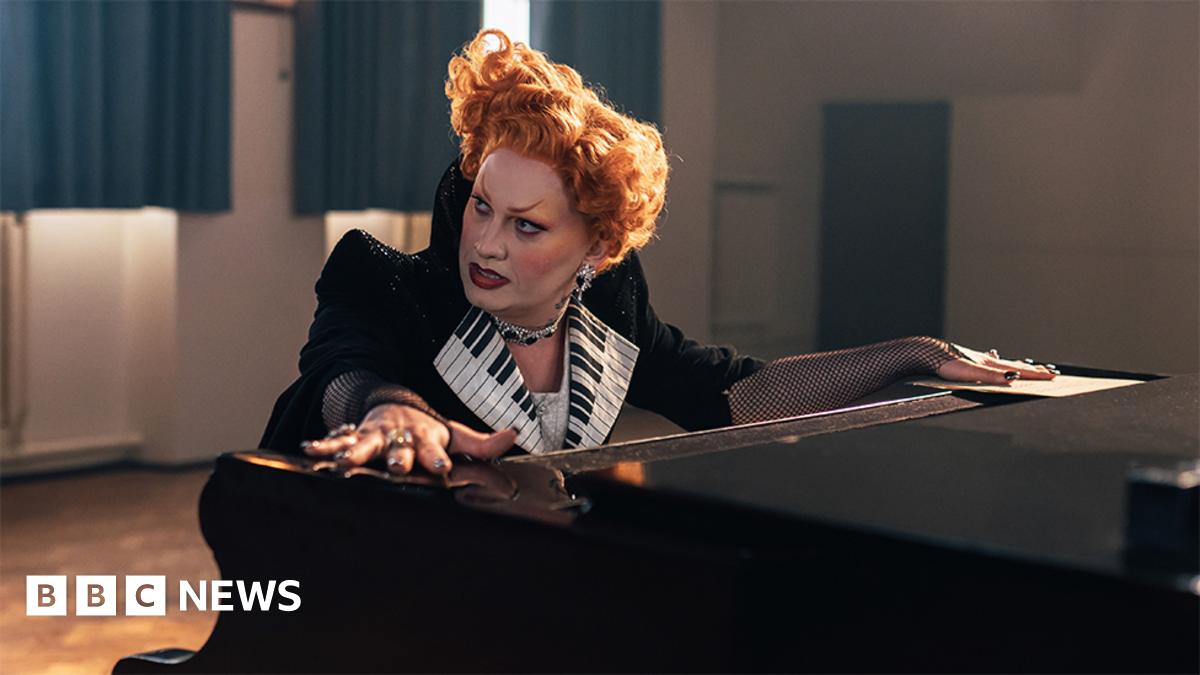 Doctor Who star Jinkx Monsoon on playing 'zany' villain Maestro - BBC News