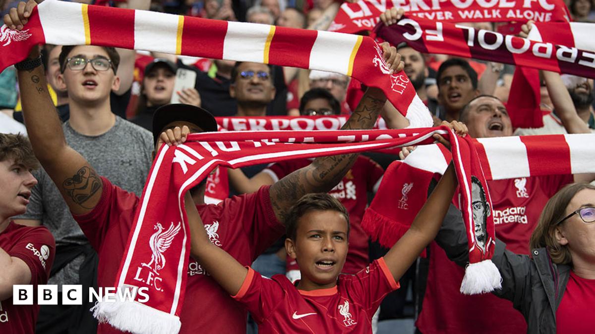 Football fans warned to beware of fake ticket scams - BBC News