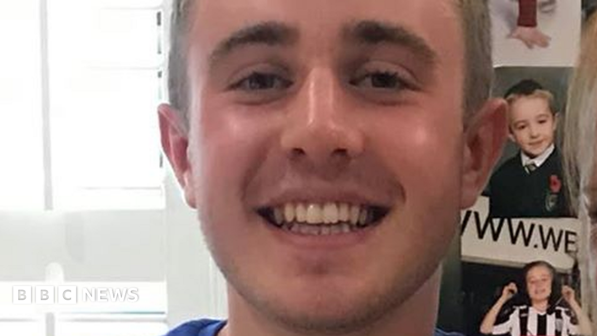 Thomas Jones: Murder arrest over missing student - BBC News