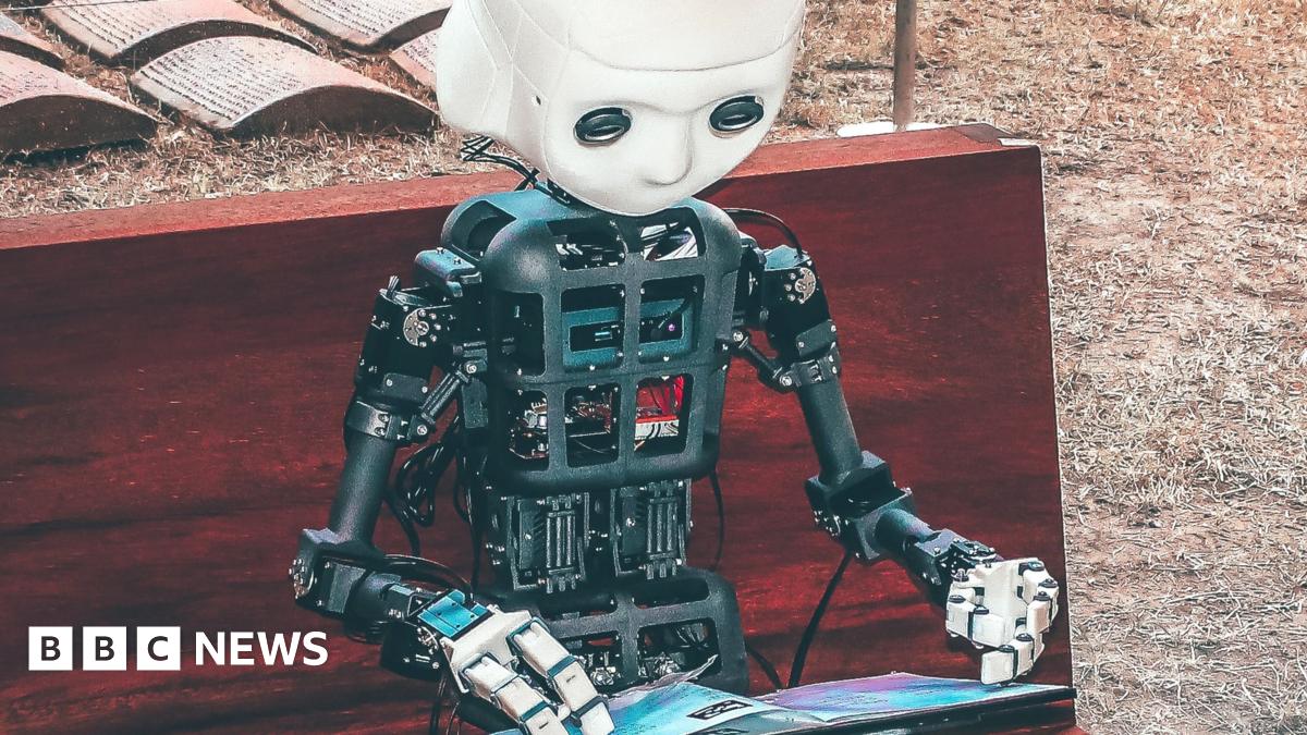 Could AI swamp social media with fake accounts? - BBC News