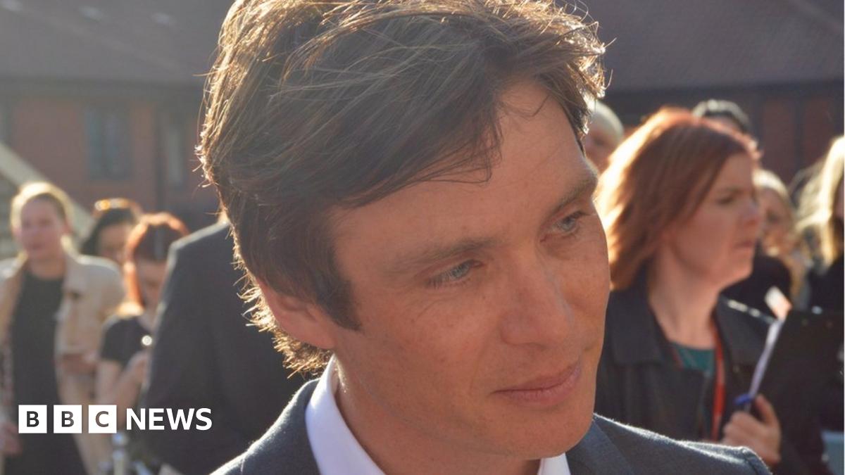 Peaky Blinders star Cillian Murphy says Brummie accent 'sexy' - BBC News
