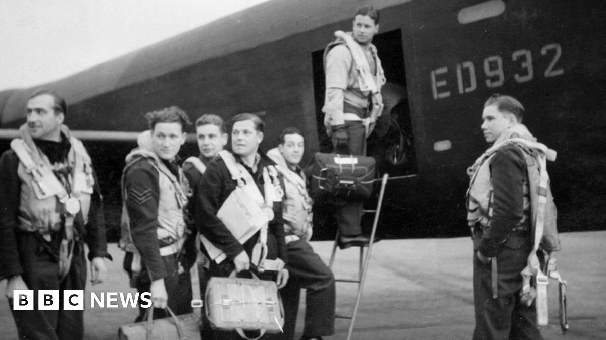 Scampton church plans Dambusters stained glass window - BBC News