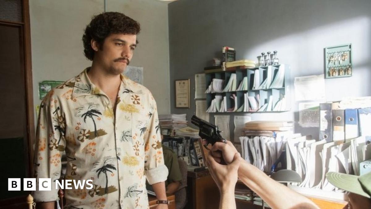 Pablo Escobar's brother asks to review Netflix's Narcos - BBC News