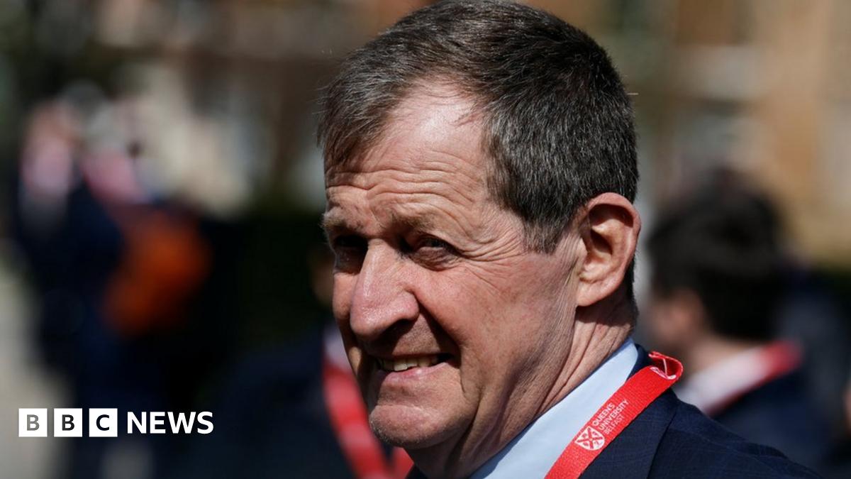 I was targeted by Mirror investigators - Campbell - BBC News