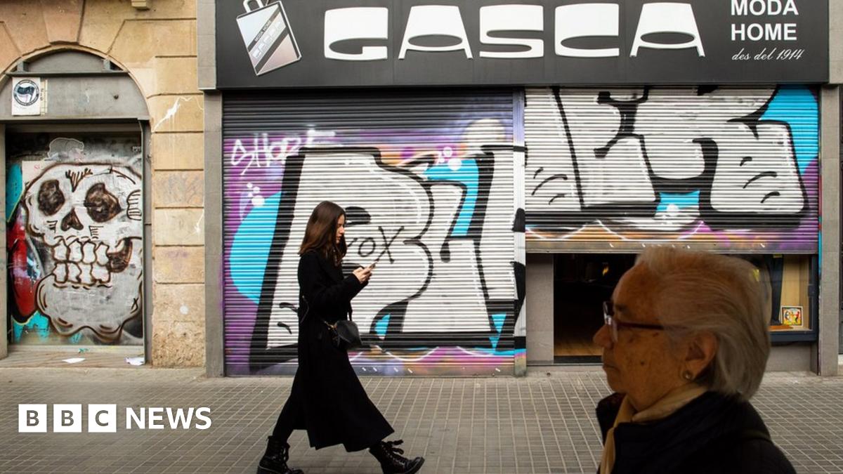 Coronavirus: Spain set to declare national lockdown - BBC News