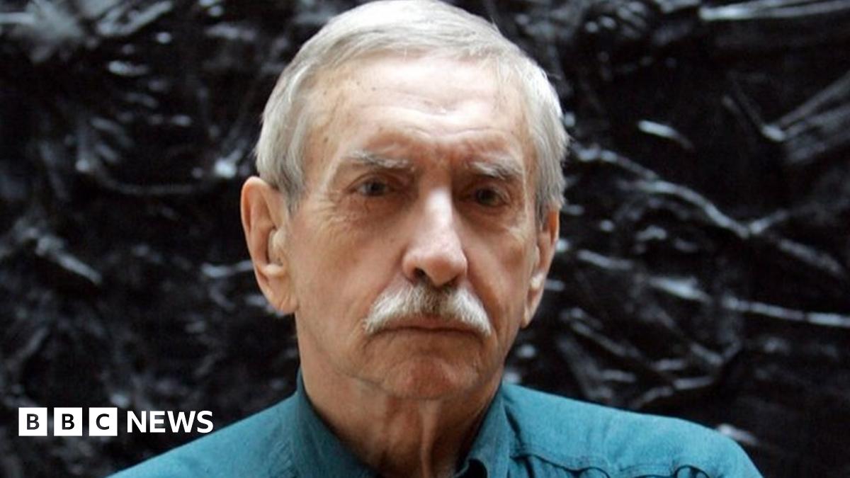 US playwright Edward Albee dies aged 88 - BBC News