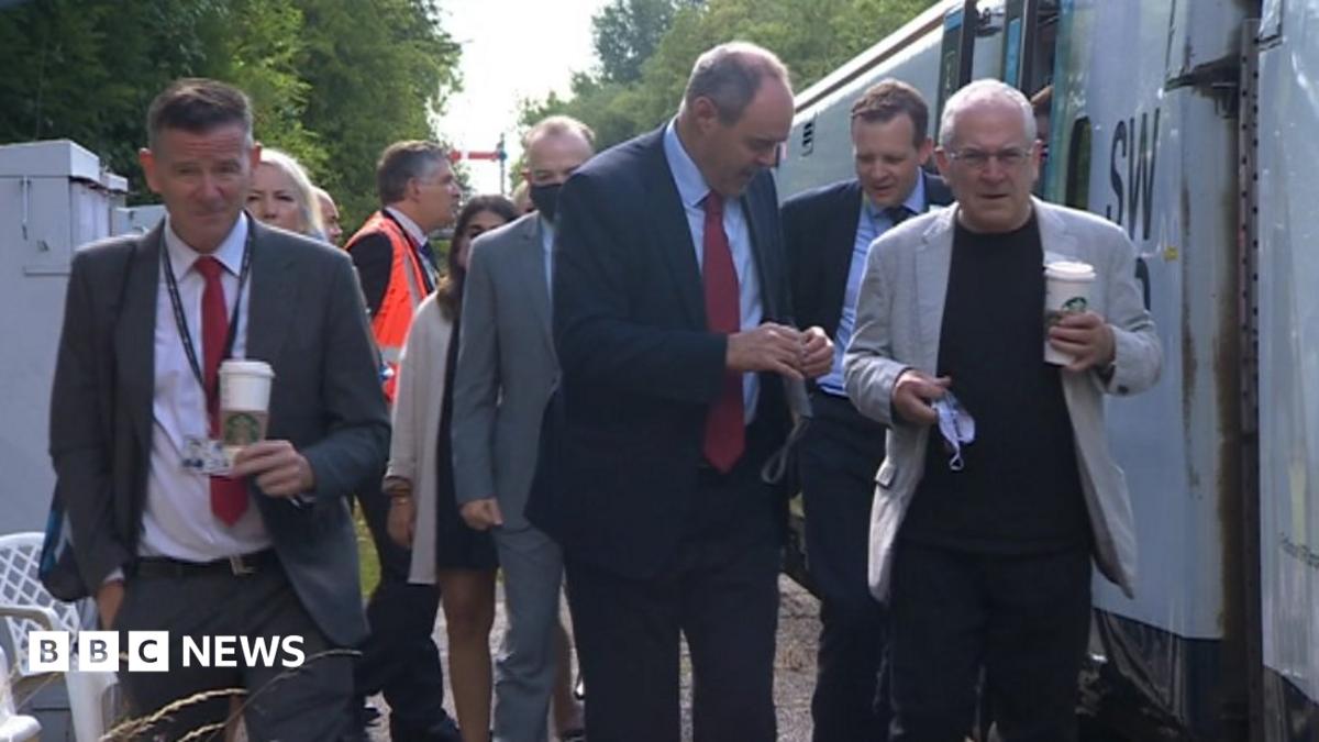 Marchwood station welcomes first passengers for 54 years - BBC News