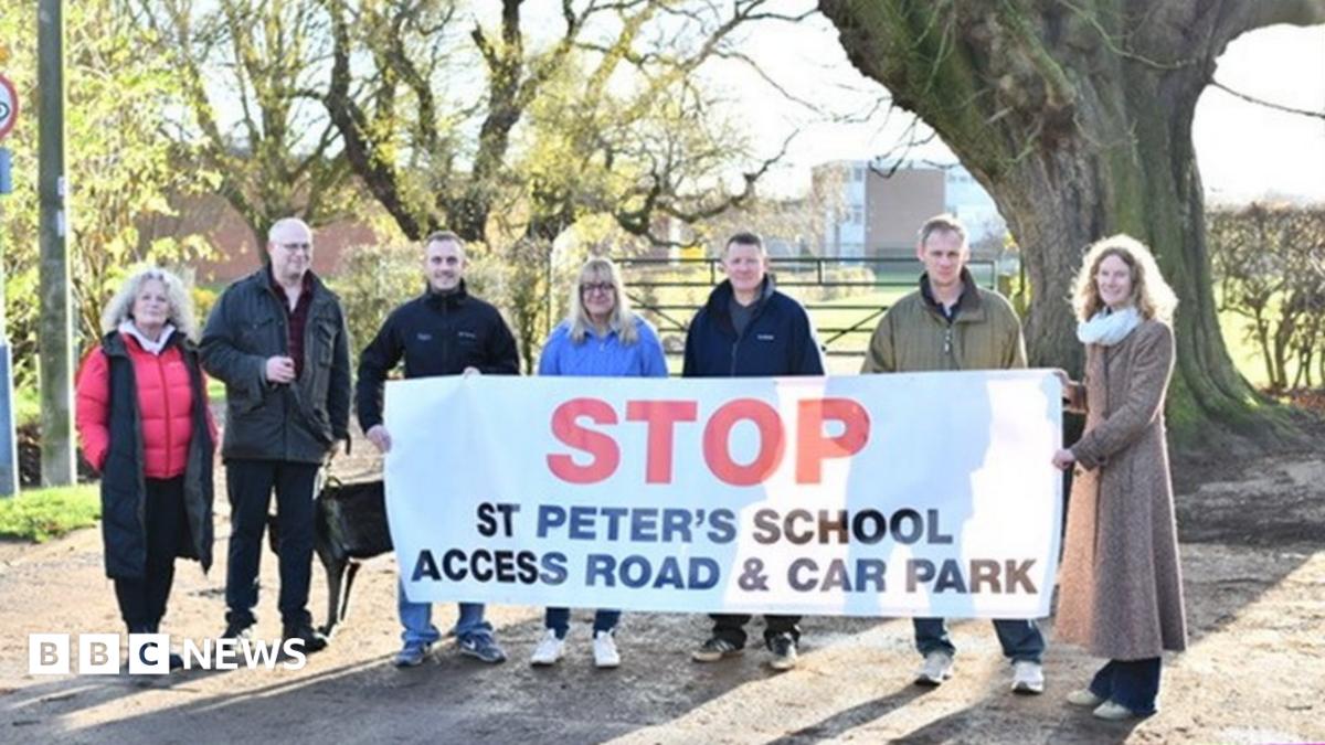 York: Neighbours oppose plans for school car park - BBC News