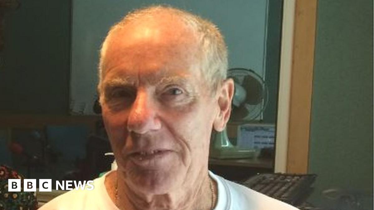 Ray Matthews, 75, runs 75 marathons in 75 days - BBC News