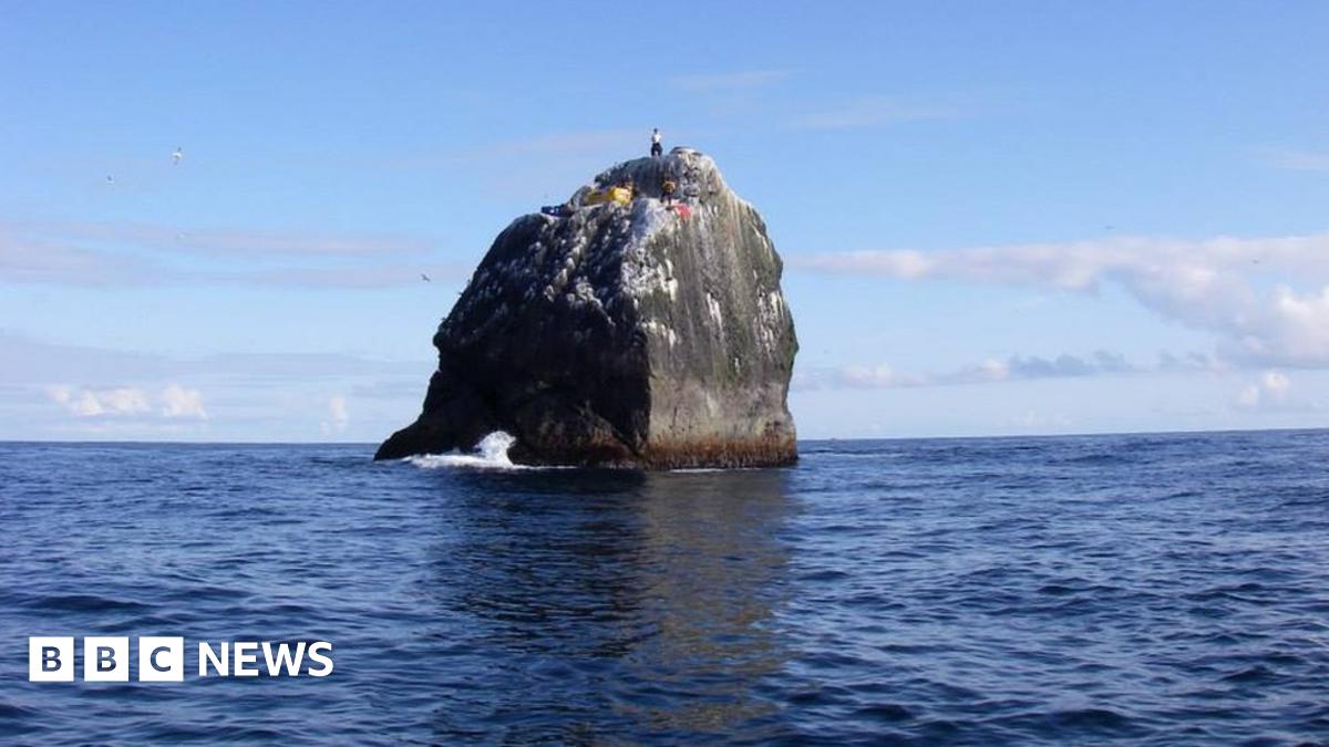 Rockall Q&A: Fishing dispute between Scotland and Ireland - BBC News