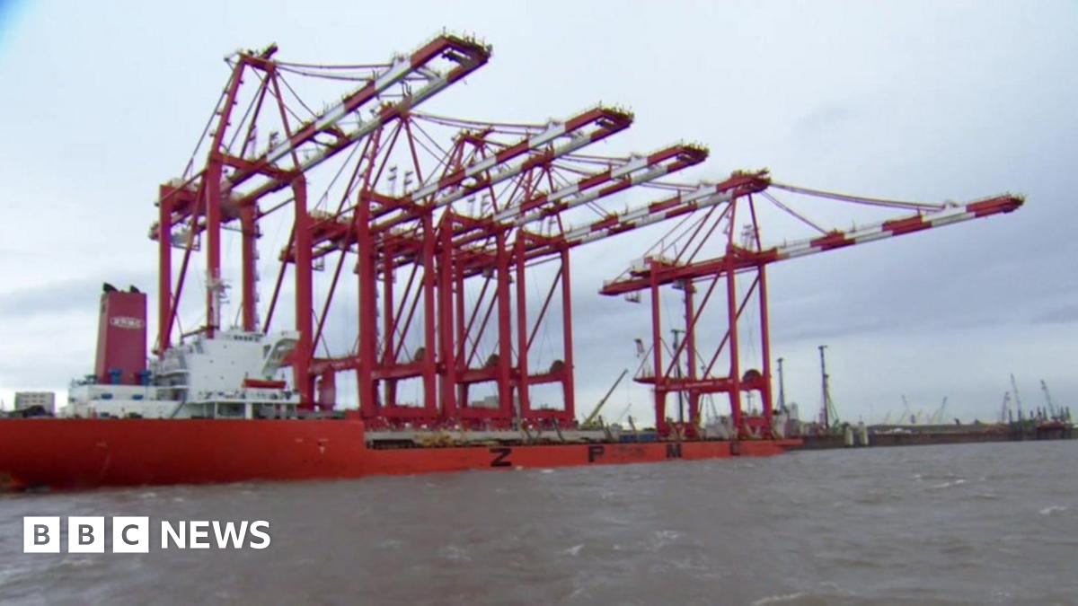 The fall and rise of Liverpool docks - BBC News