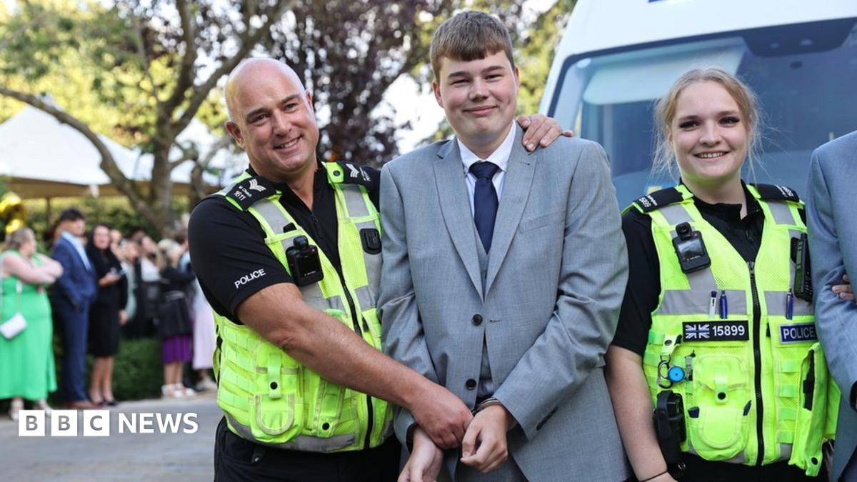 Derbyshire teen 'arrested' and taken to prom in police van - BBC News