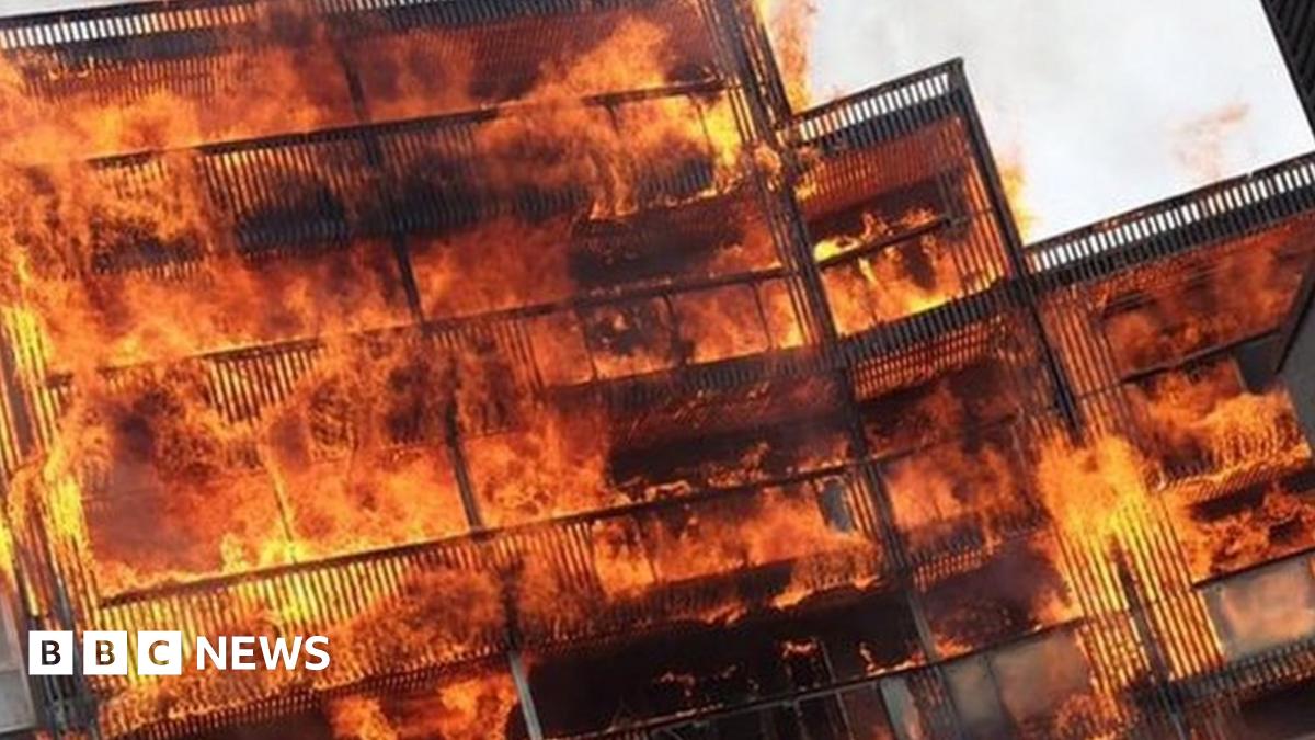 Barking fire: Blaze destroys 20 flats in east London - BBC News