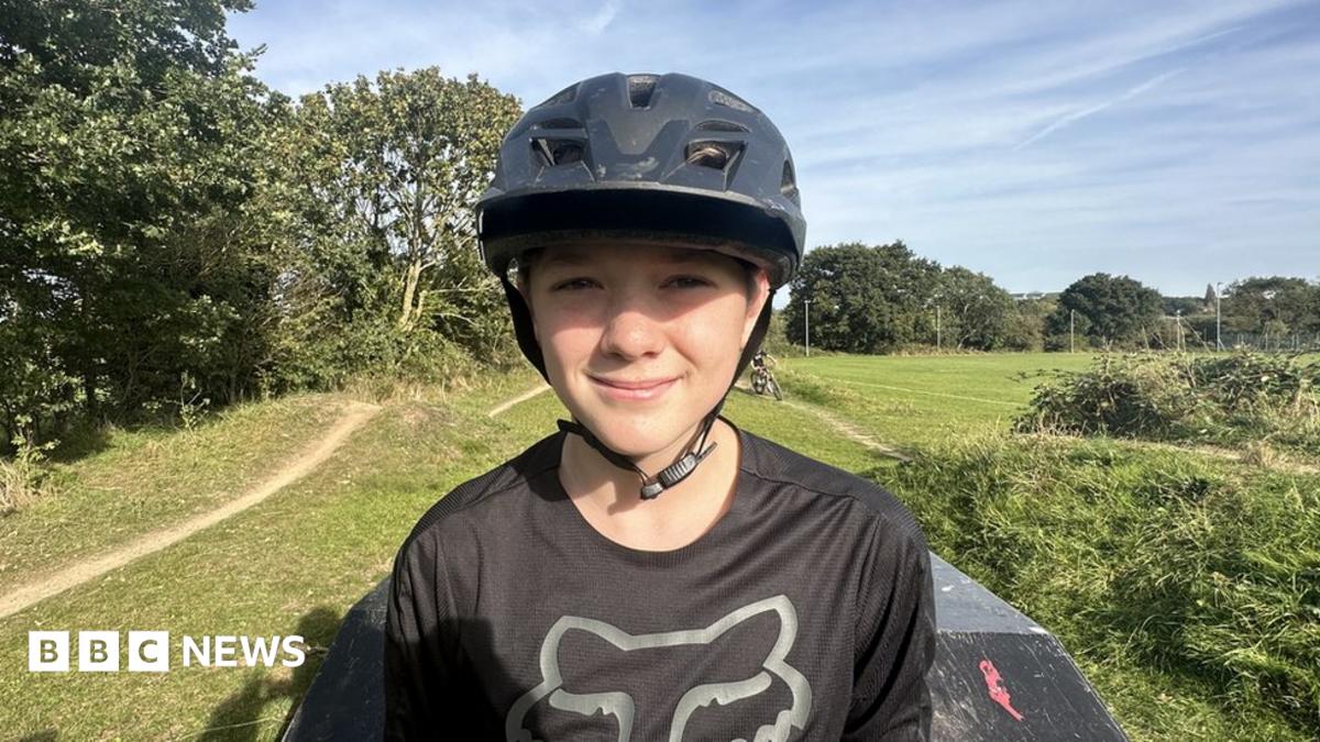 BMX teenagers petition for 'improved' Bramford bike track - BBC News