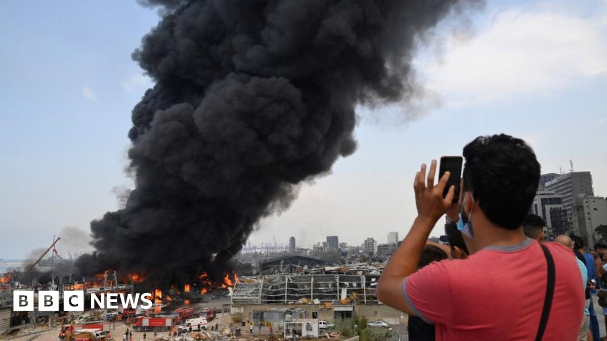 Beirut fire: Large blaze erupts in port a month after explosion - BBC News