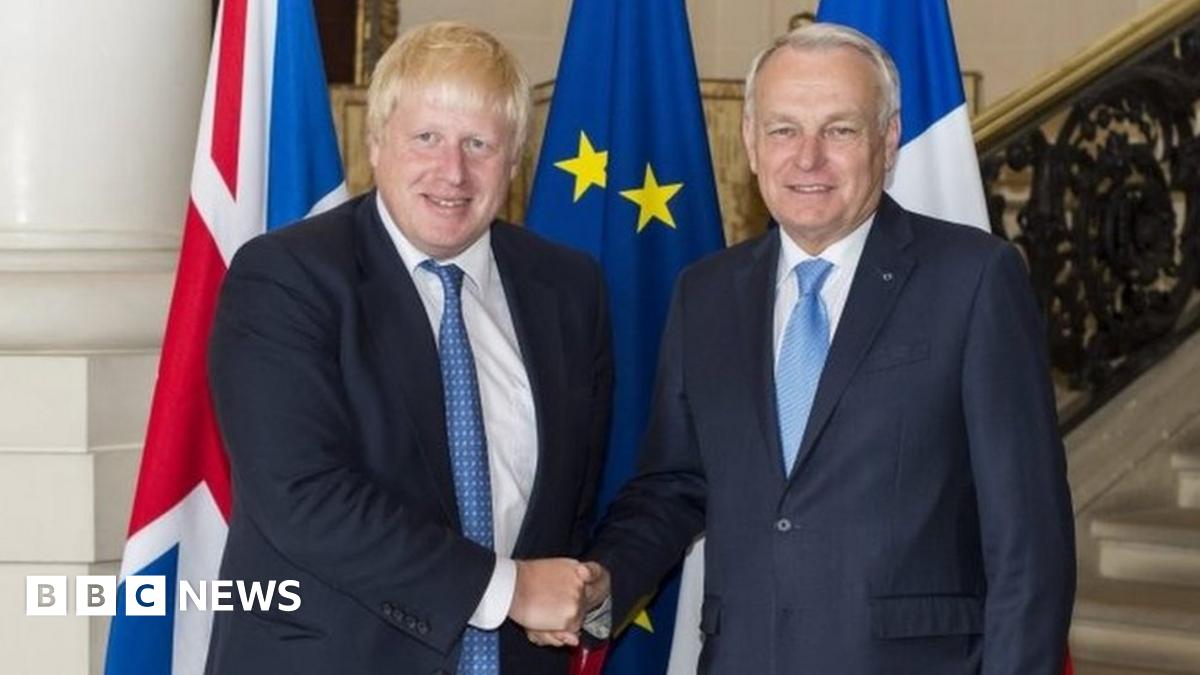 Boris Johnson hails 'friends and allies' French following talks - BBC News