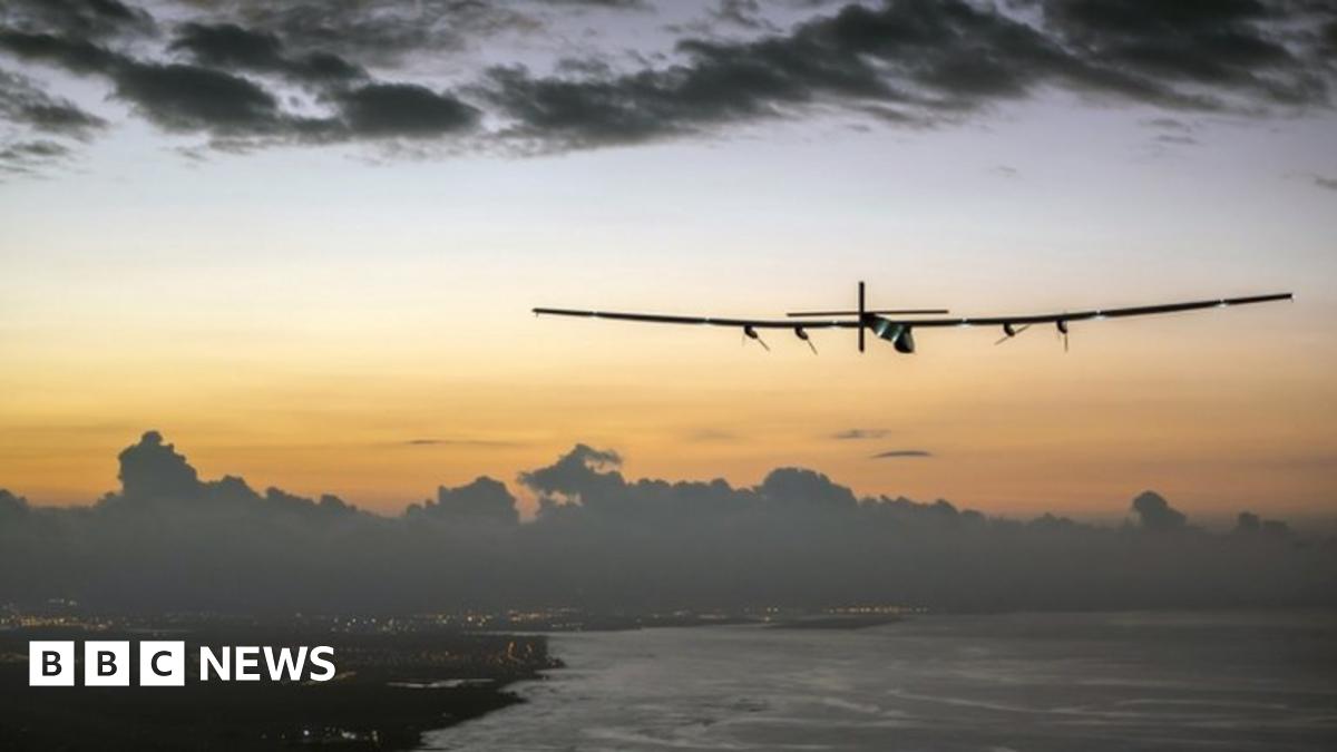 Solar Impulse completes epic flight to Hawaii - BBC News