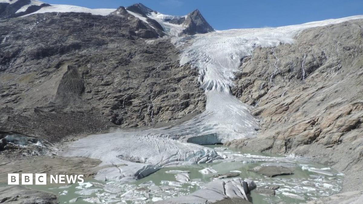 Alpine guide finds body missing on Austrian glacier since 2001 - BBC News