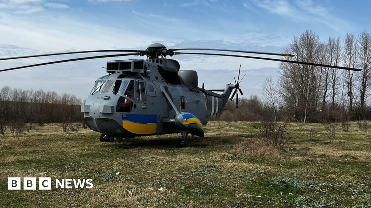 The 40-year-old British helicopter flying in Ukraine - BBC News