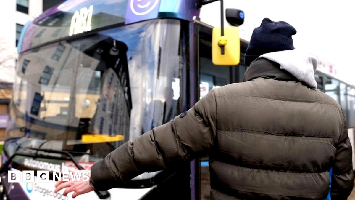 UK's first driverless bus begins passenger service in Edinburgh - BBC News