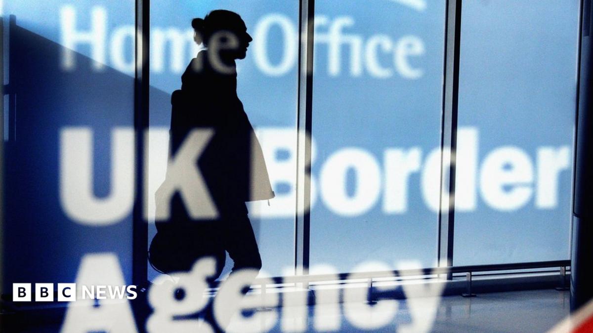 10 charts explaining the UK's immigration system - BBC News