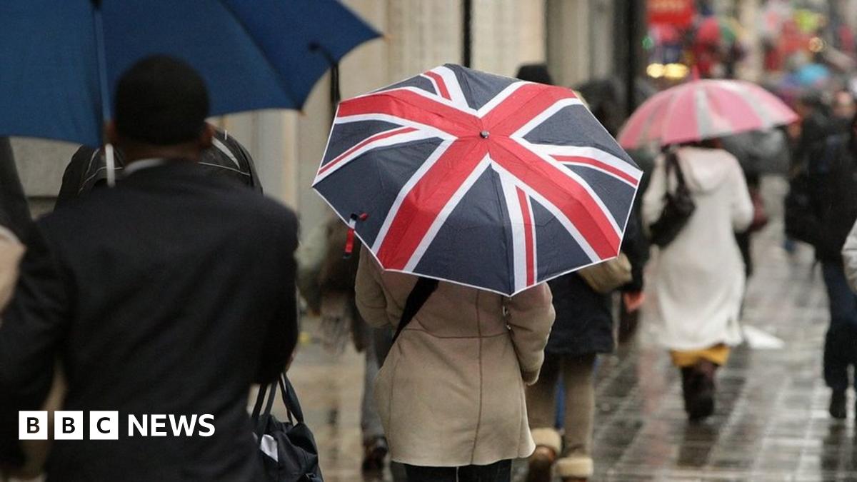 UK economy lags behind other countries in Covid recovery - BBC News
