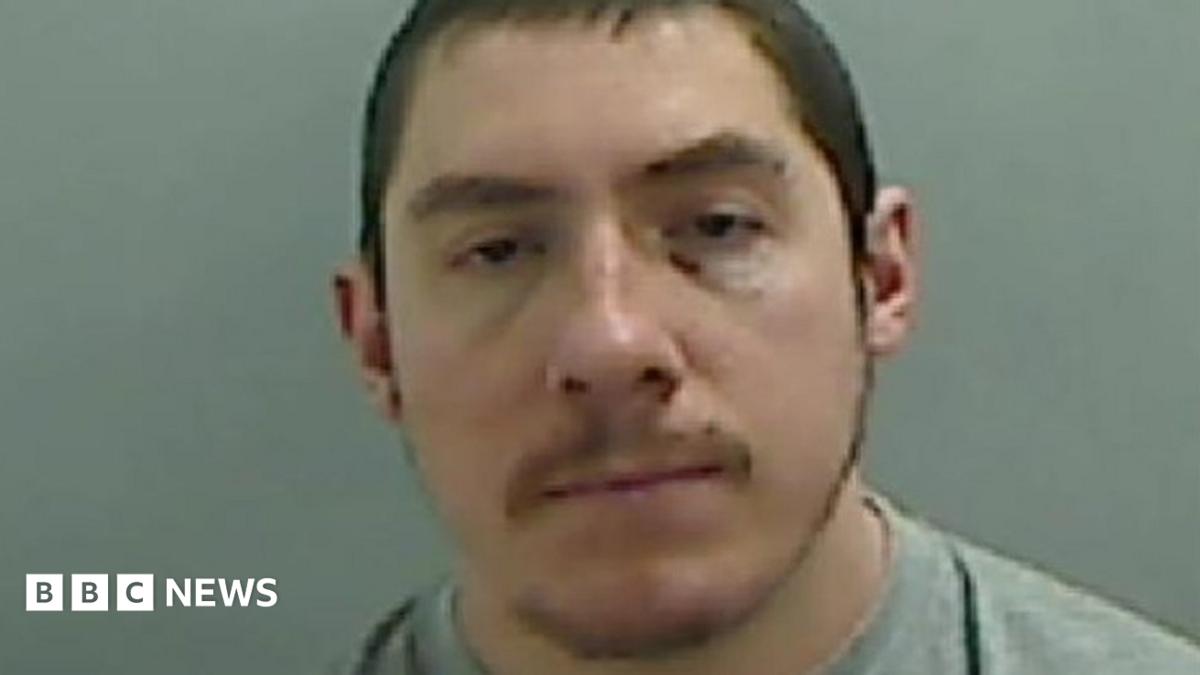Probe into how Redcar domestic abuser murdered women - BBC News