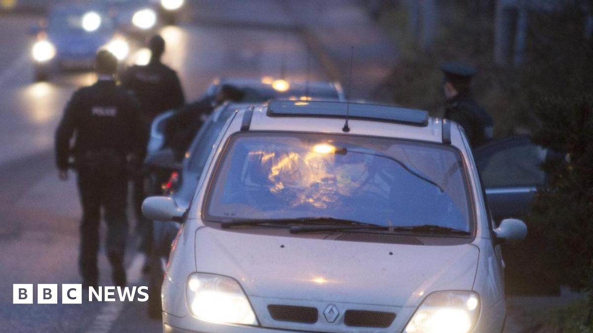 PSNI involved in cross-country 'lengthy' car pursuit - BBC News