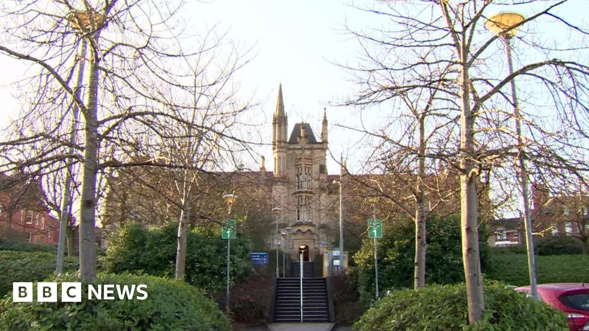 Magee Medical School: NI deal gives new hope for 2021 opening - BBC News