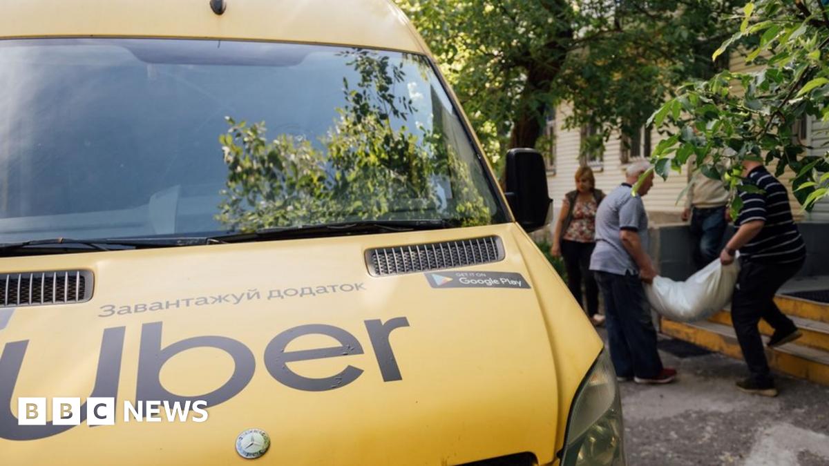 Uber powers emergency food deliveries in Ukraine - BBC News