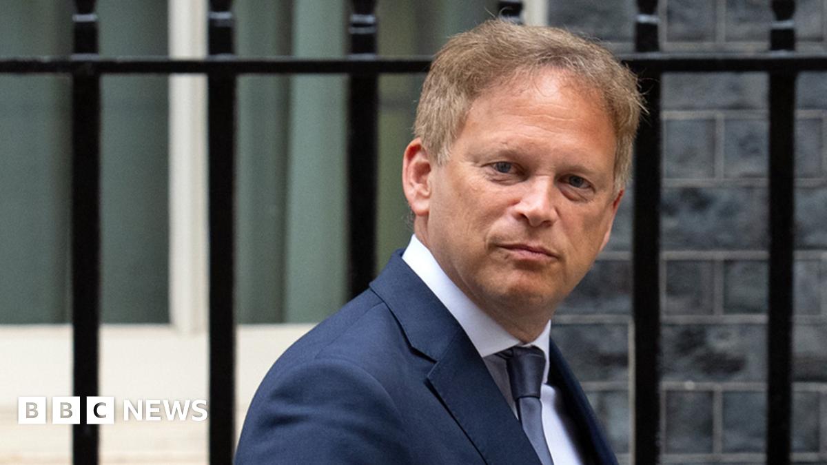 Grant Shapps: New defence secretary pledges Ukraine backing - BBC News