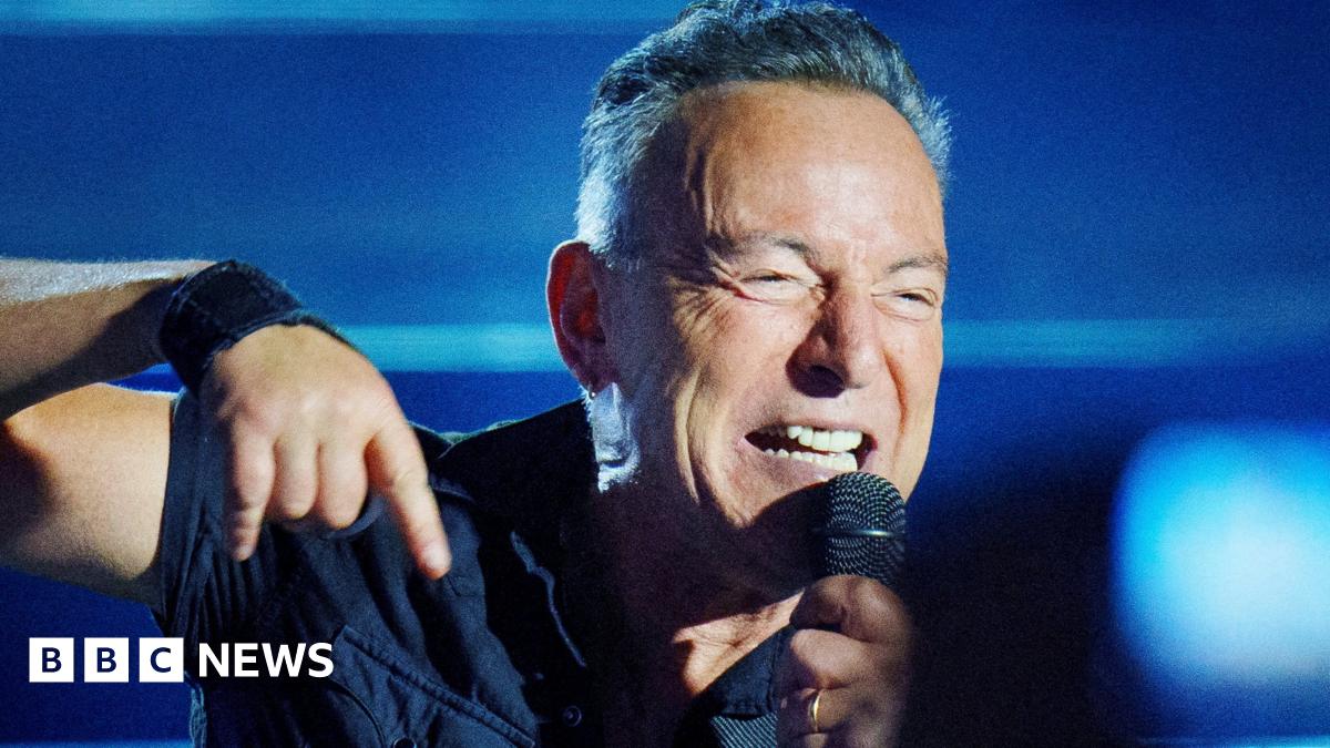 Bruce Springsteen postpones shows over stomach ulcer - BBC News