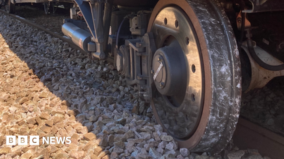 Train derailed after hitting cows on line near Thorpe-le-Soken - BBC News