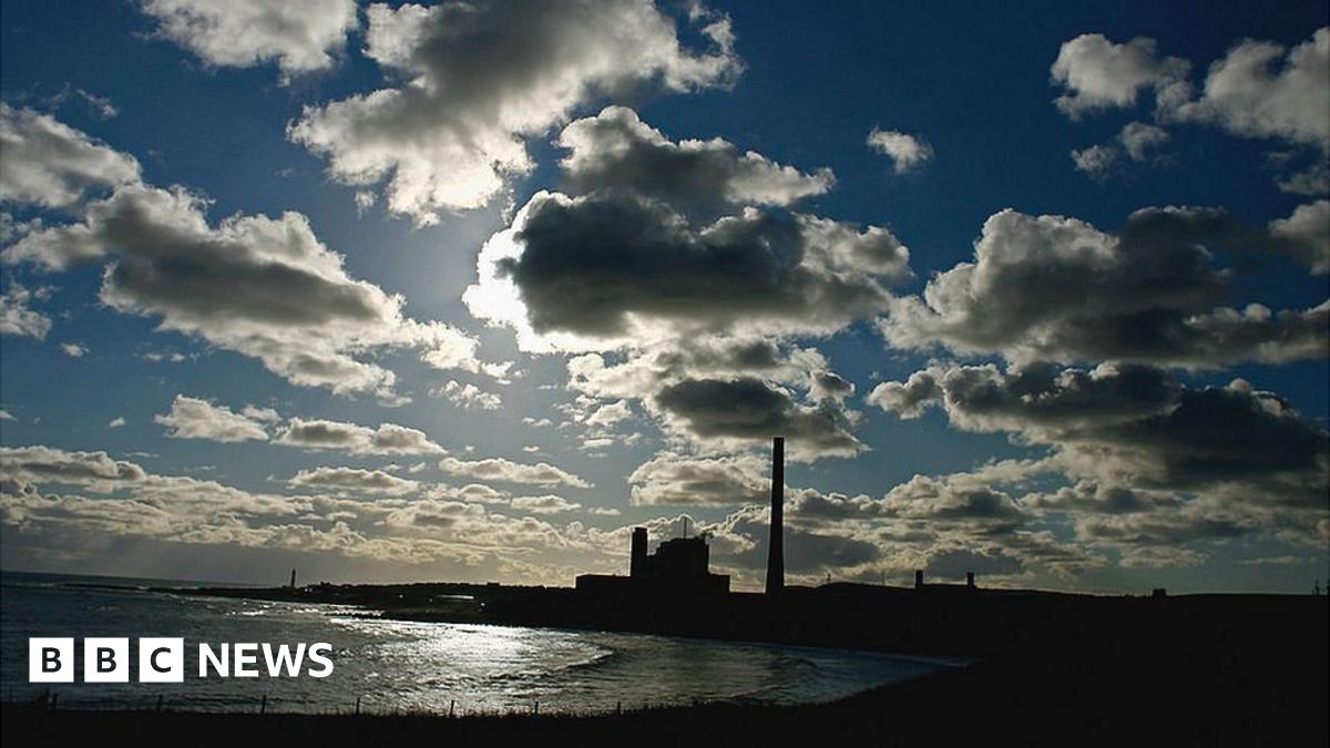 Fresh bid to capture emissions from Peterhead power station - BBC News
