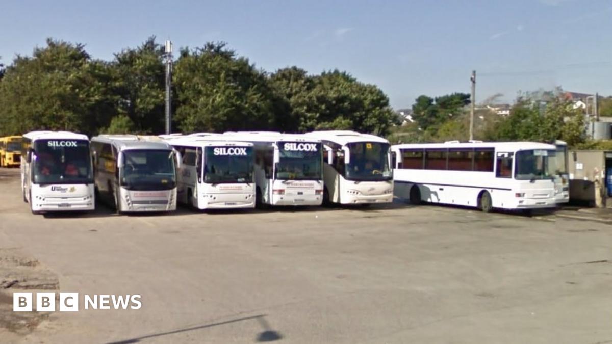 Silcox Coaches enters administration, with 40 jobs lost - BBC News