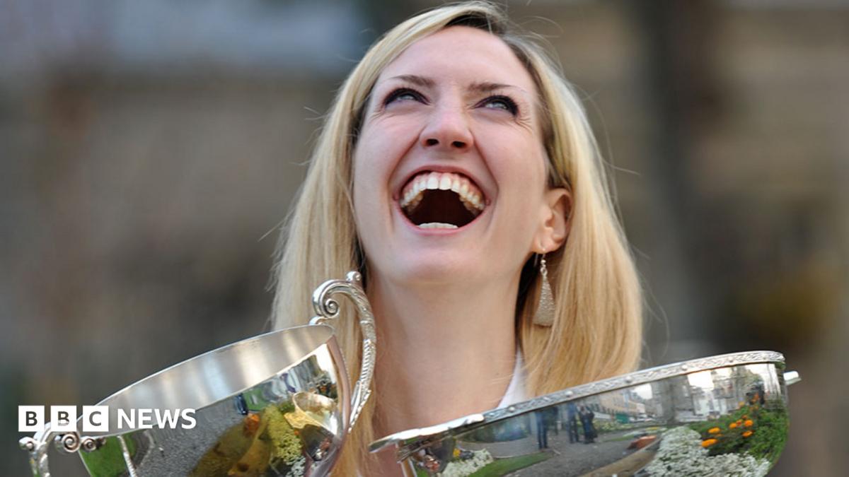 Joy Dunlop: 'Winning the Mòd was one of my proudest moments' - BBC News