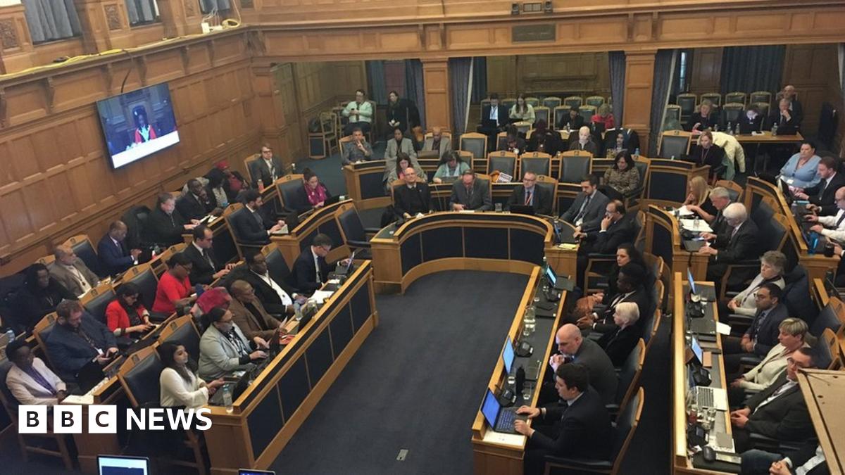 Croydon approves council tax rise of 15% - BBC News