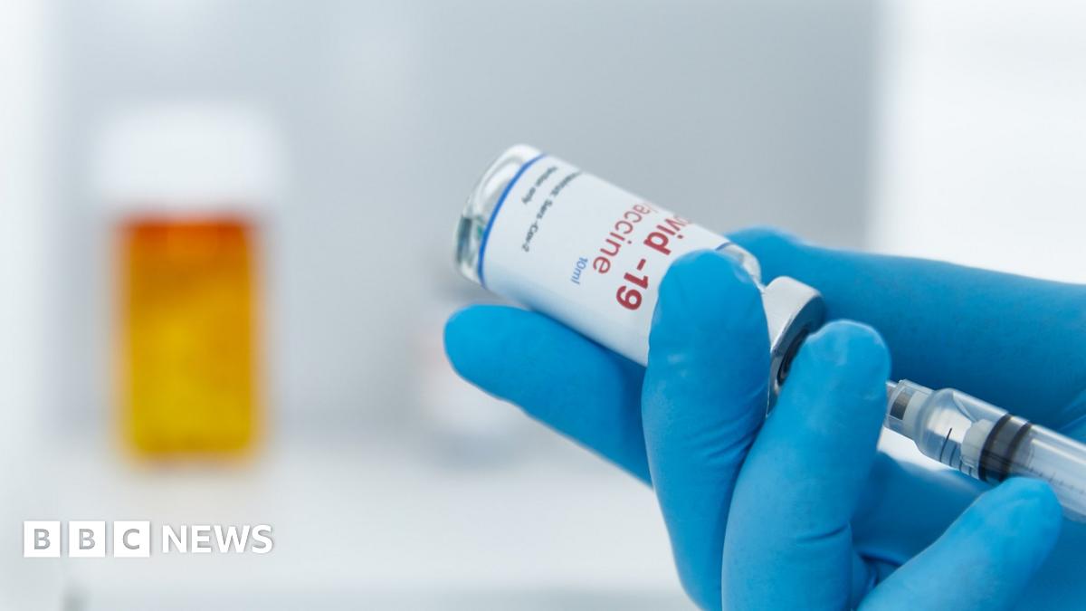 Guernsey clinical at risk islanders invited for Covid jabs - BBC News