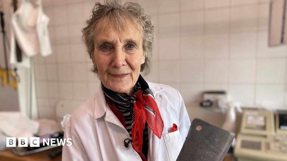 Bournemouth: Butcher 'reluctantly' shuts up shop at age of 85 - BBC News