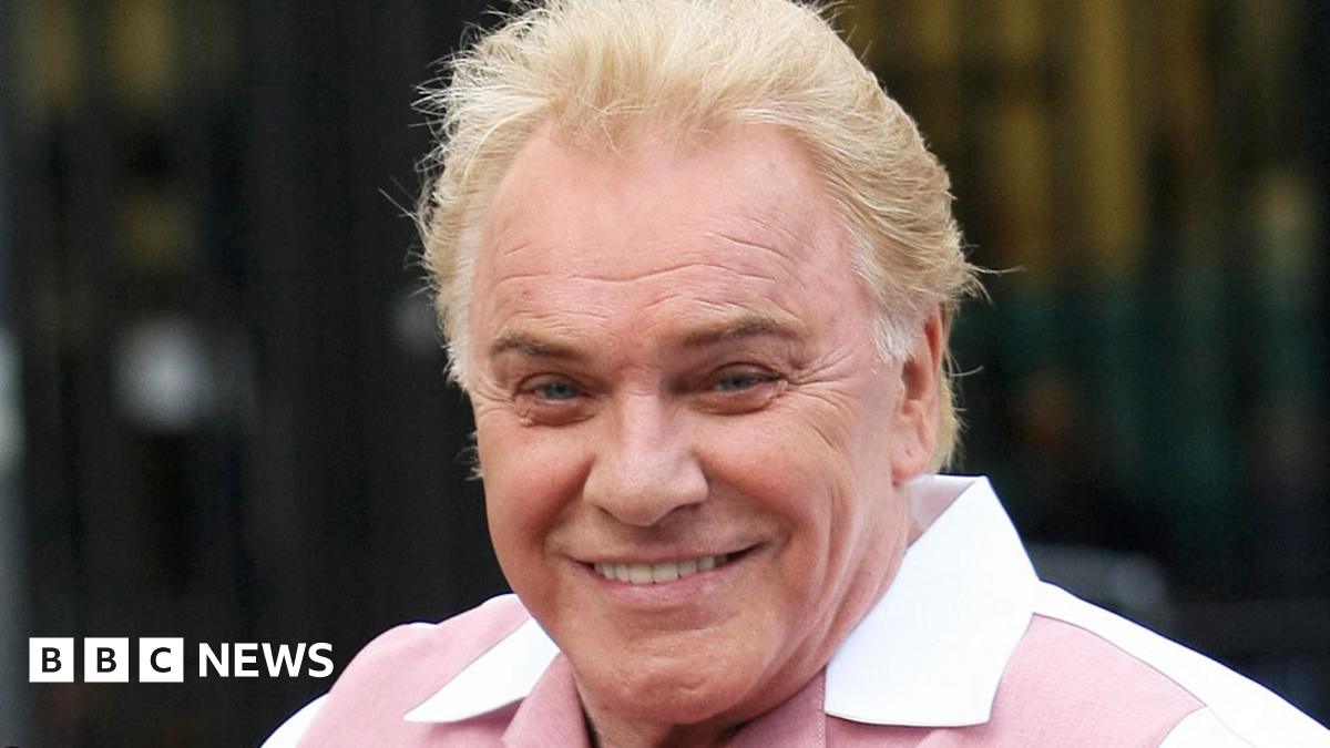 Freddie Starr: Tributes paid after comic dies aged 76 - BBC News