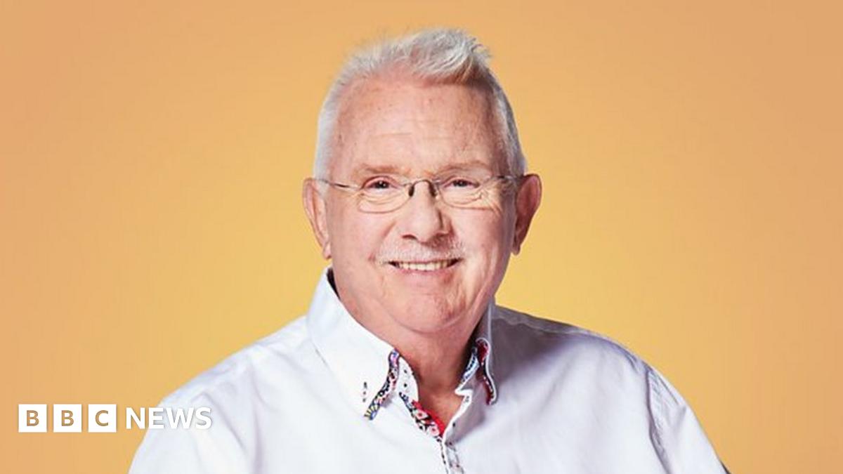 Owen Money pulls out of panto after collapse - BBC News