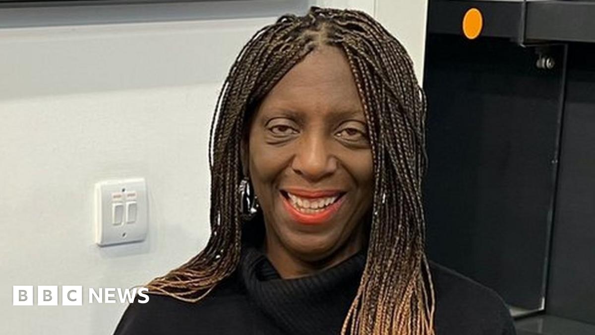 New Year Honours 2024: Singer Sandra Godley appointed OBE - BBC News