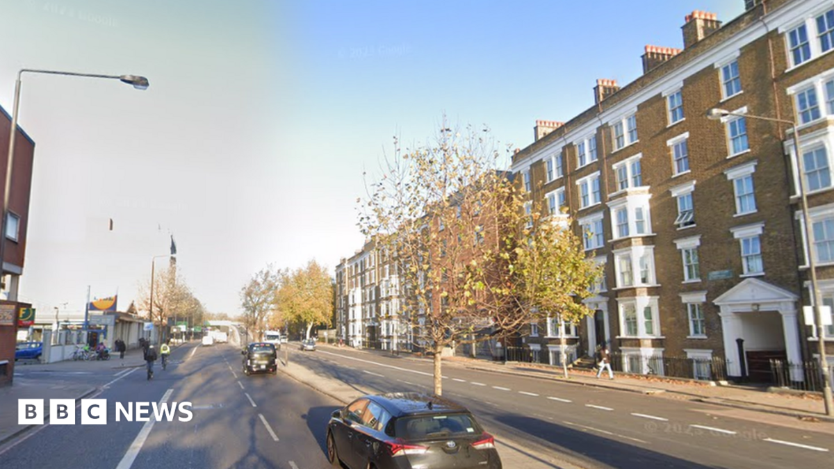 Old Kent Road: Two arrested after man stabbed to death - BBC News