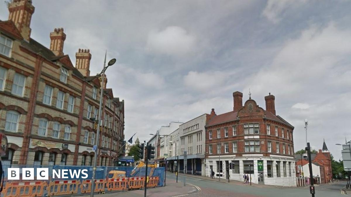 Wolverhampton stabbing: Two teens held after boy knifed - BBC News