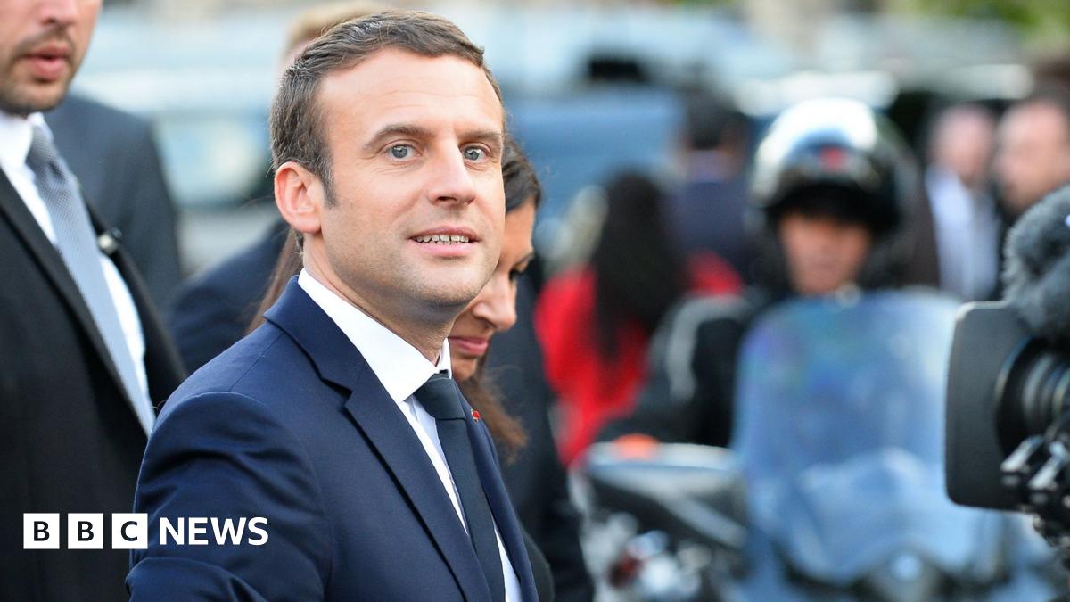 Emmanuel Macron due to name PM on first day as French president - BBC News