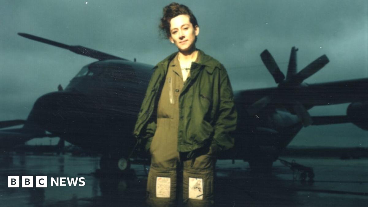 First female RAF pilot recalls trailblazing flight - BBC News