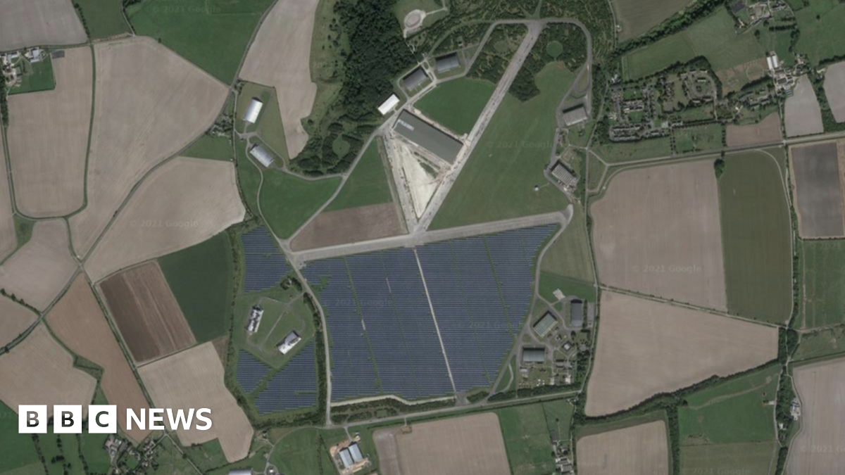 Wroughton Airfield hangar to turn into movie studio - BBC News